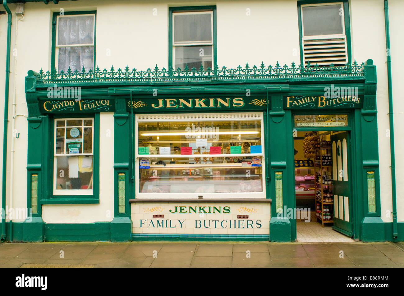 Family butcher shop hi-res stock photography and images - Alamy