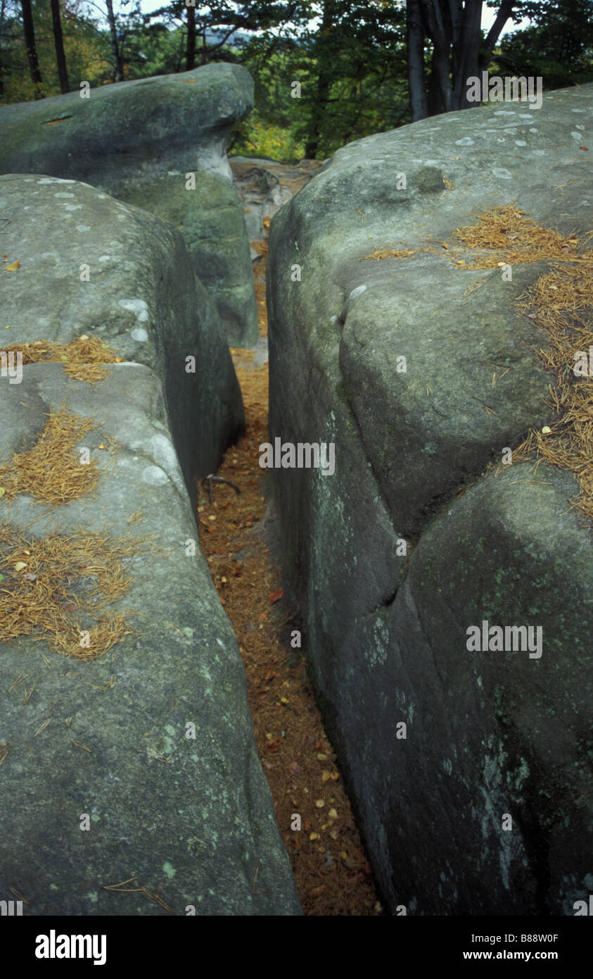 Stone outlier hi-res stock photography and images - Alamy