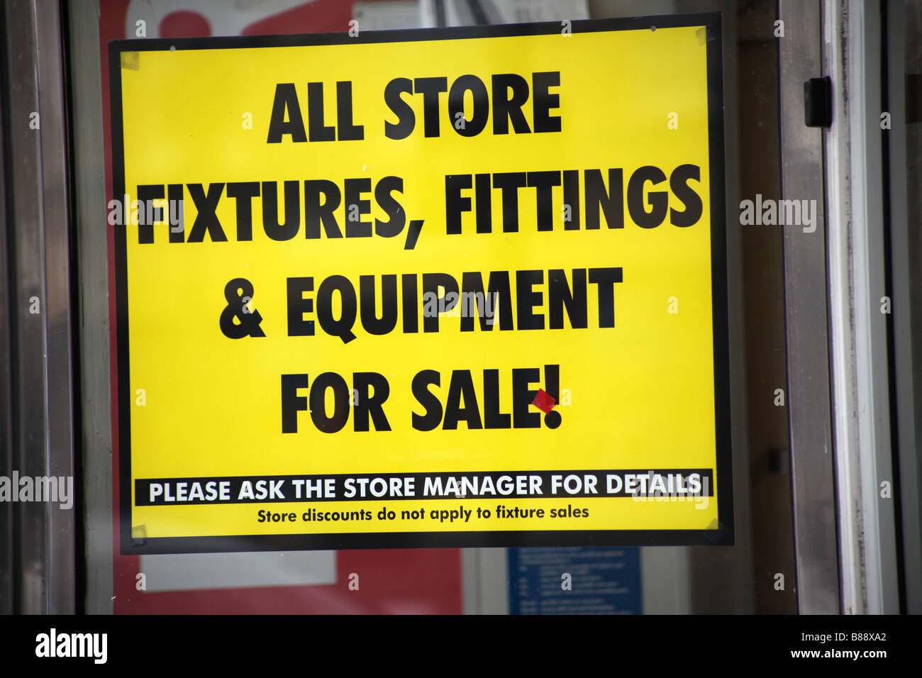 Closing down sign hi-res stock photography and images - Alamy