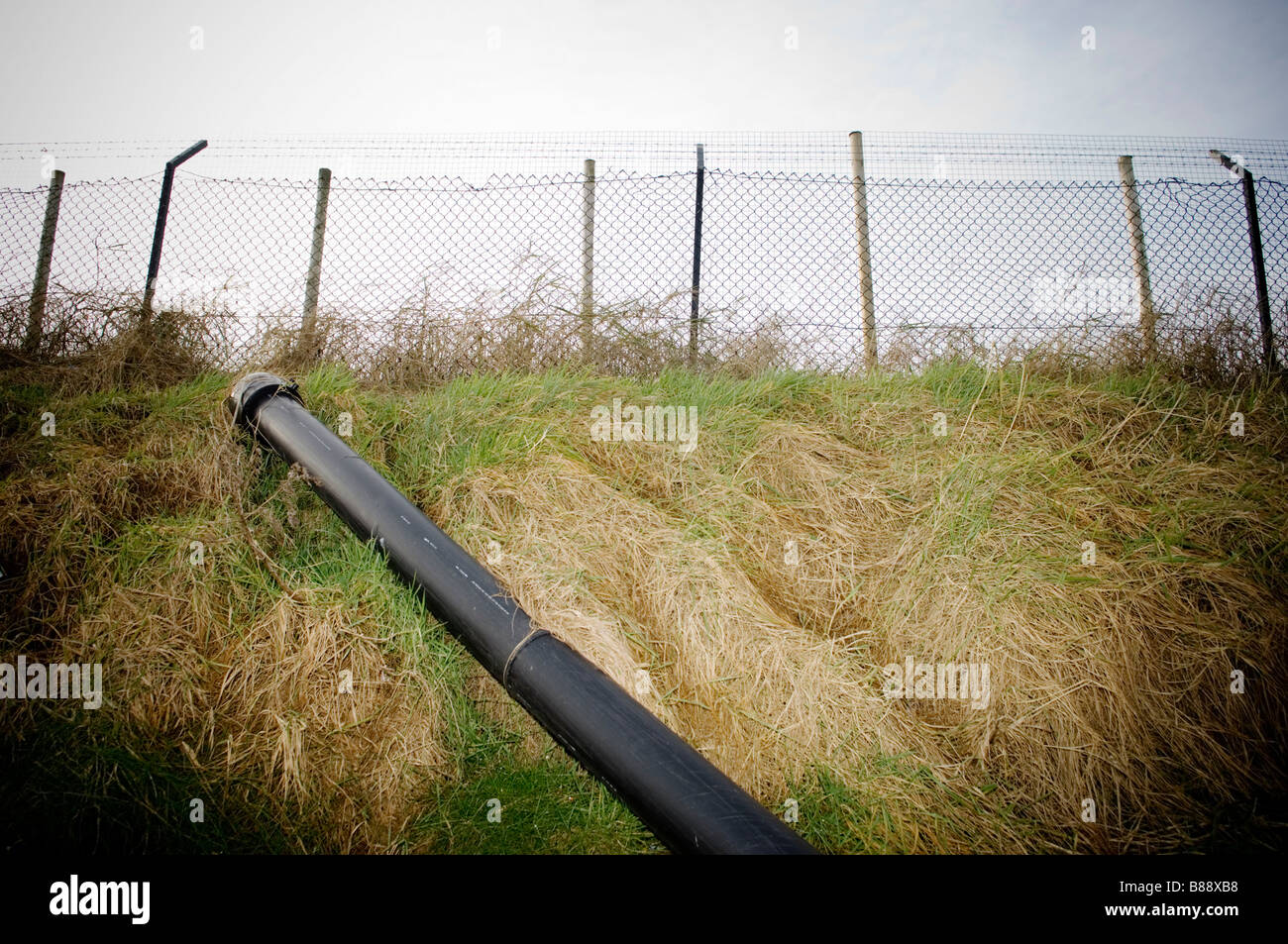 Pipe fence hi-res stock photography and images - Alamy
