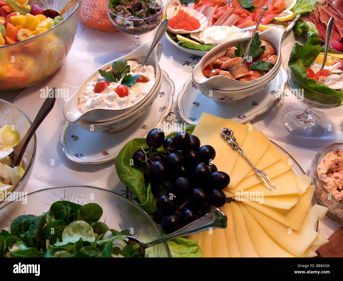 Buffet dishes vegetables hi-res stock photography and images - Alamy