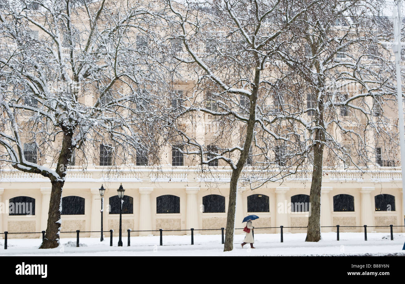 Commuter walking london hi-res stock photography and images - Alamy