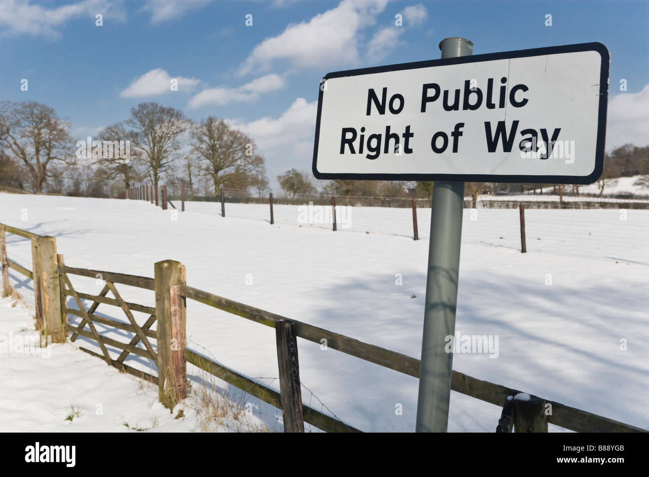 Right of way hi-res stock photography and images - Alamy