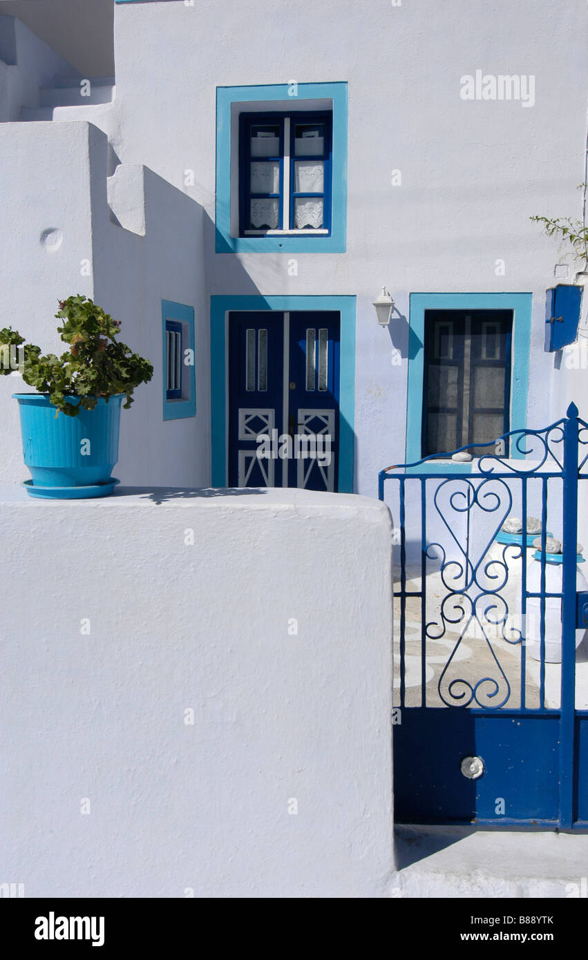 Cycladic style house hi-res stock photography and images - Alamy