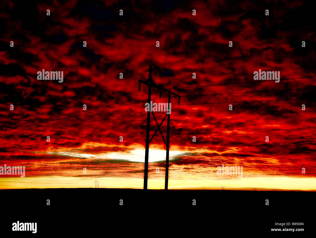 Power lines sun set hi-res stock photography and images - Alamy