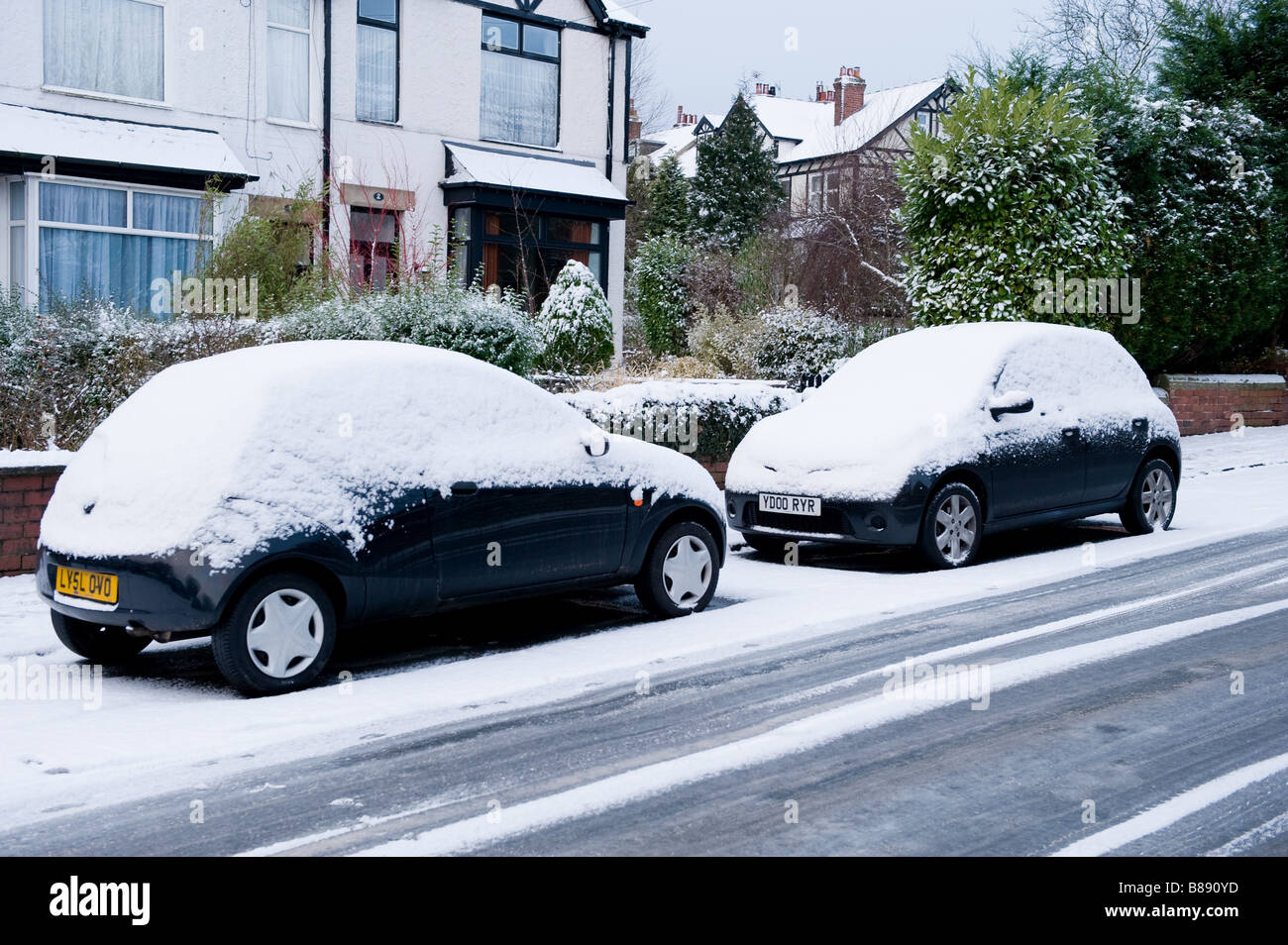 Cars Stuck In Snow On Stock Photos & Cars Stuck In Snow On Stock Images ...
