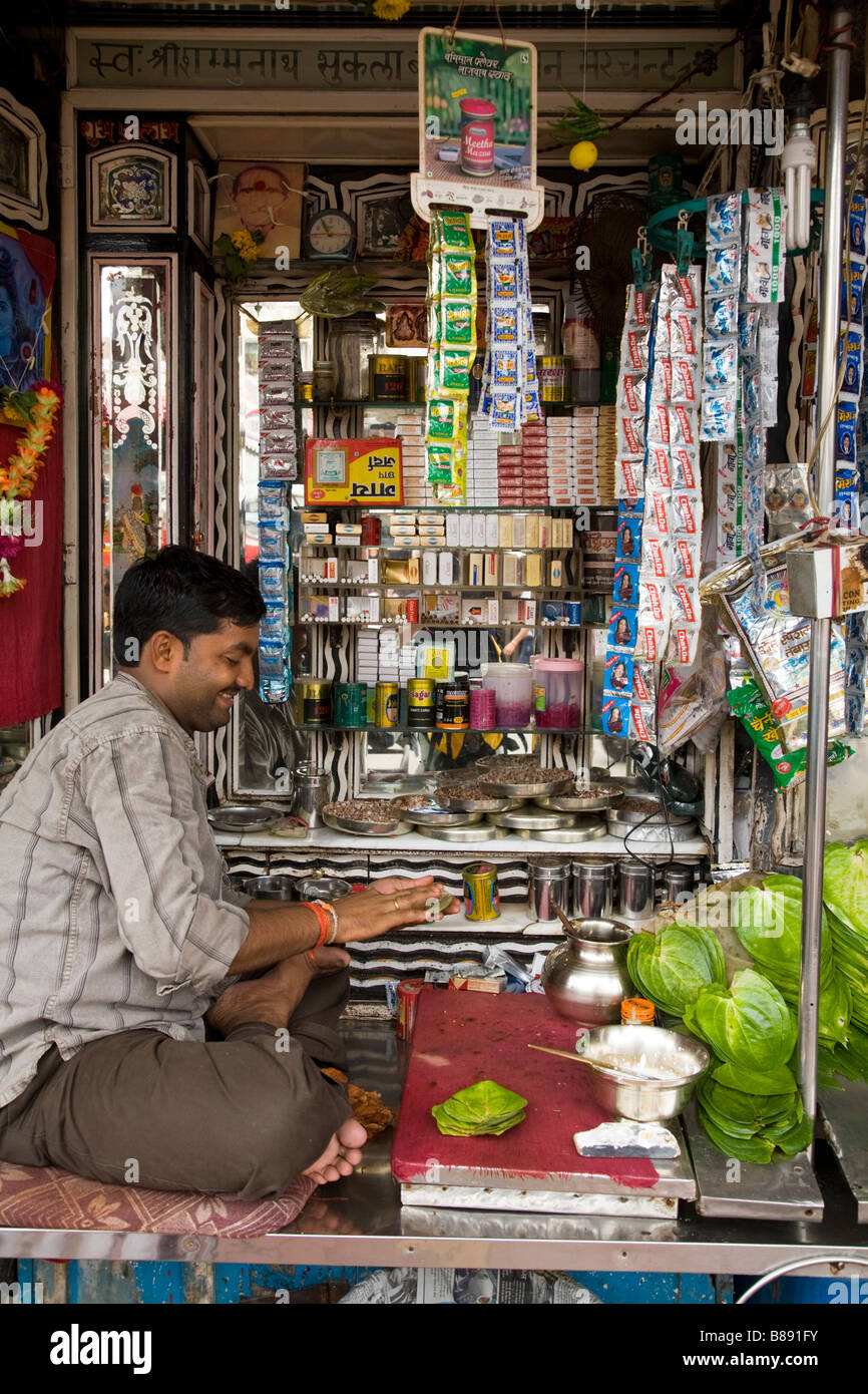 Paan Shop High Resolution Stock Photography and Images - Alamy