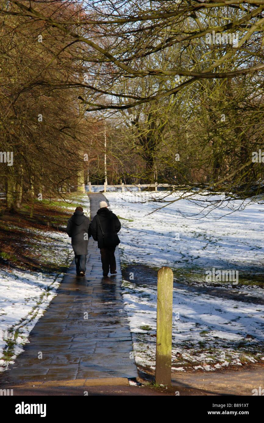 Cambridge cambridgeshire walking hi-res stock photography and images ...