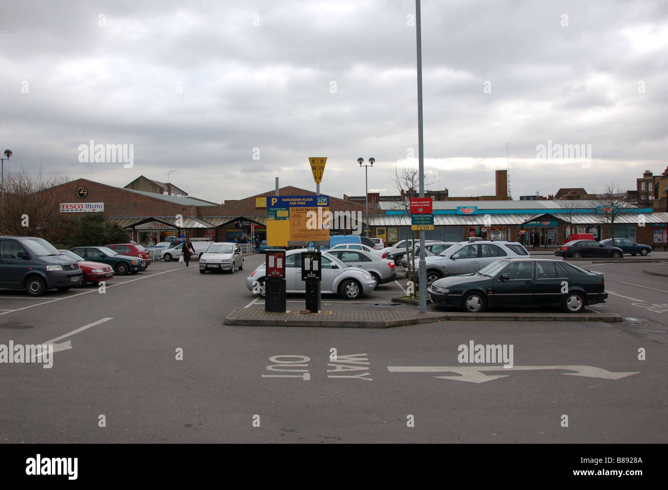 Harlesden Plaza, Harlesden, London, England, Uk Stock Photo - Alamy