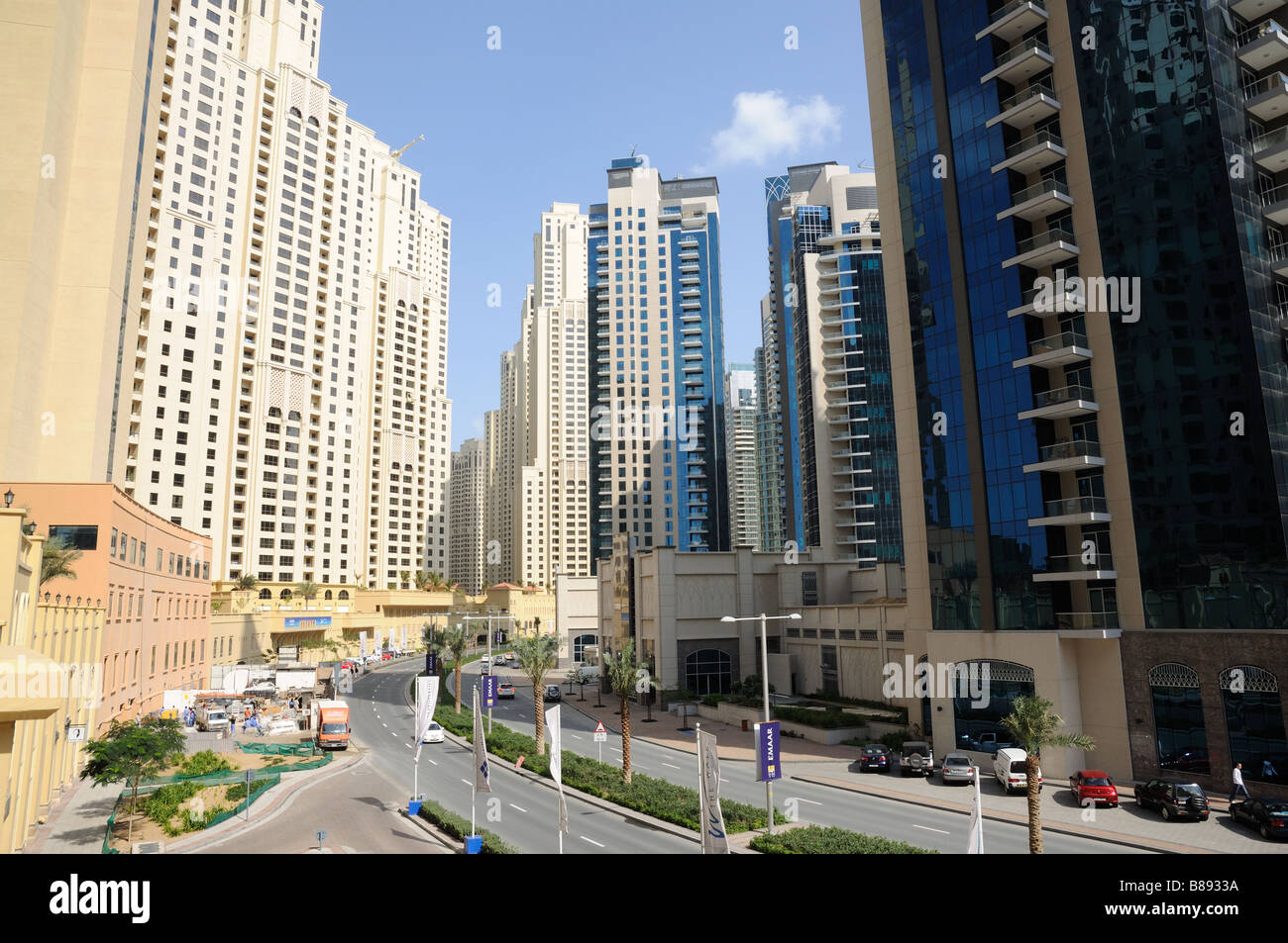 Street in Dubai Marina, United Arab Emirates Stock Photo - Alamy