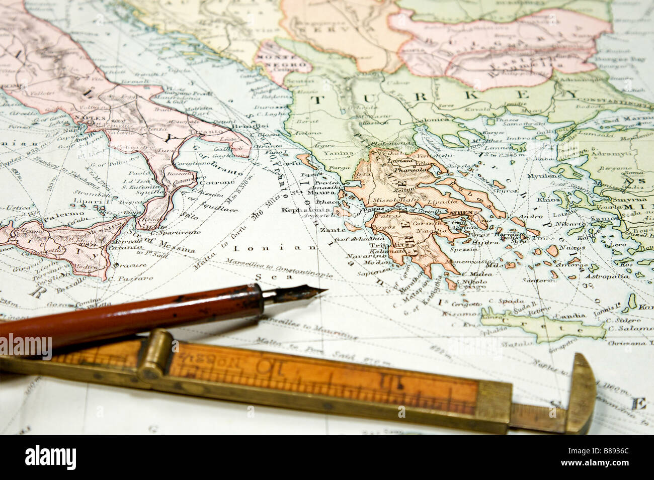 Scale map ruler hi-res stock photography and images - Alamy