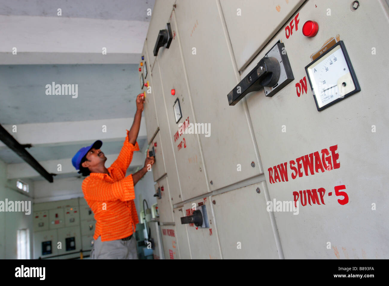 Control room water treatment plant hi-res stock photography and images ...