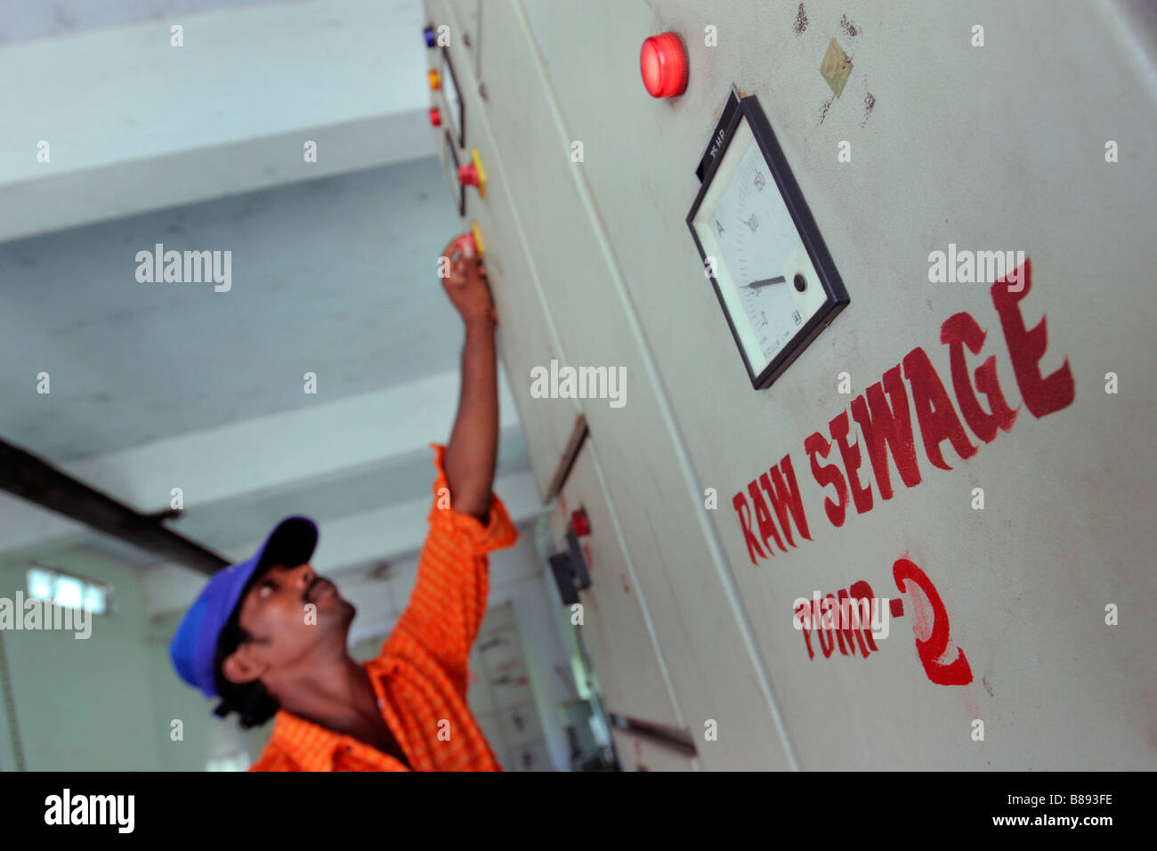 Control room water treatment plant hi-res stock photography and images ...