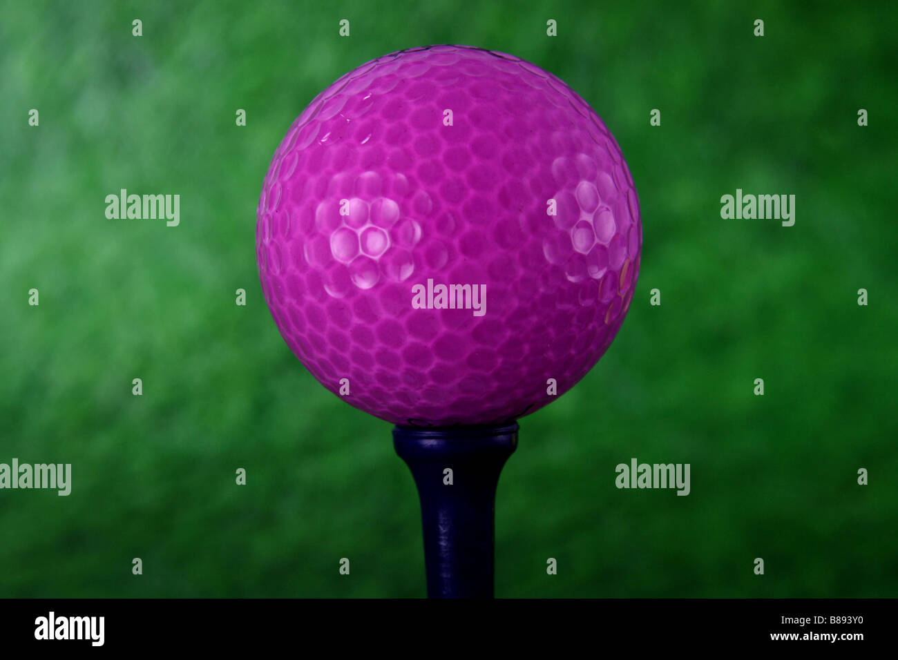 Pink golf ball hi-res stock photography and images - Alamy