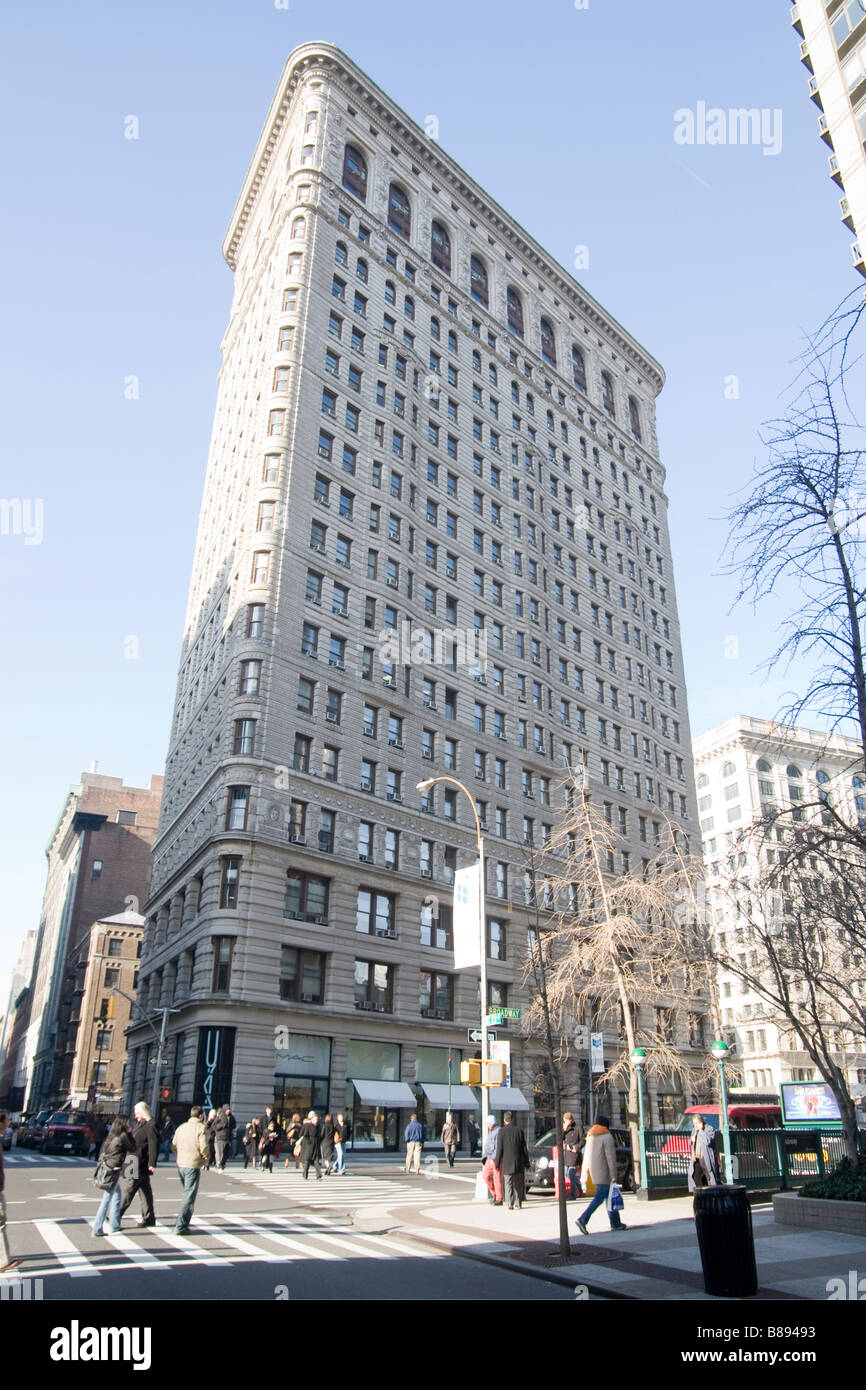 Flatiron style architecture hi-res stock photography and images - Alamy