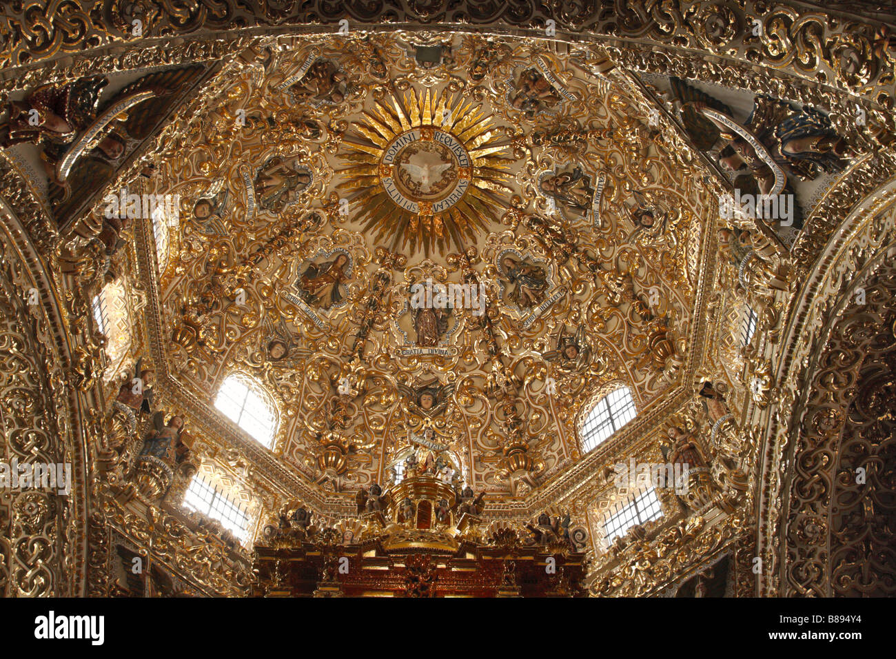 Stucco ornamentation hi-res stock photography and images - Alamy