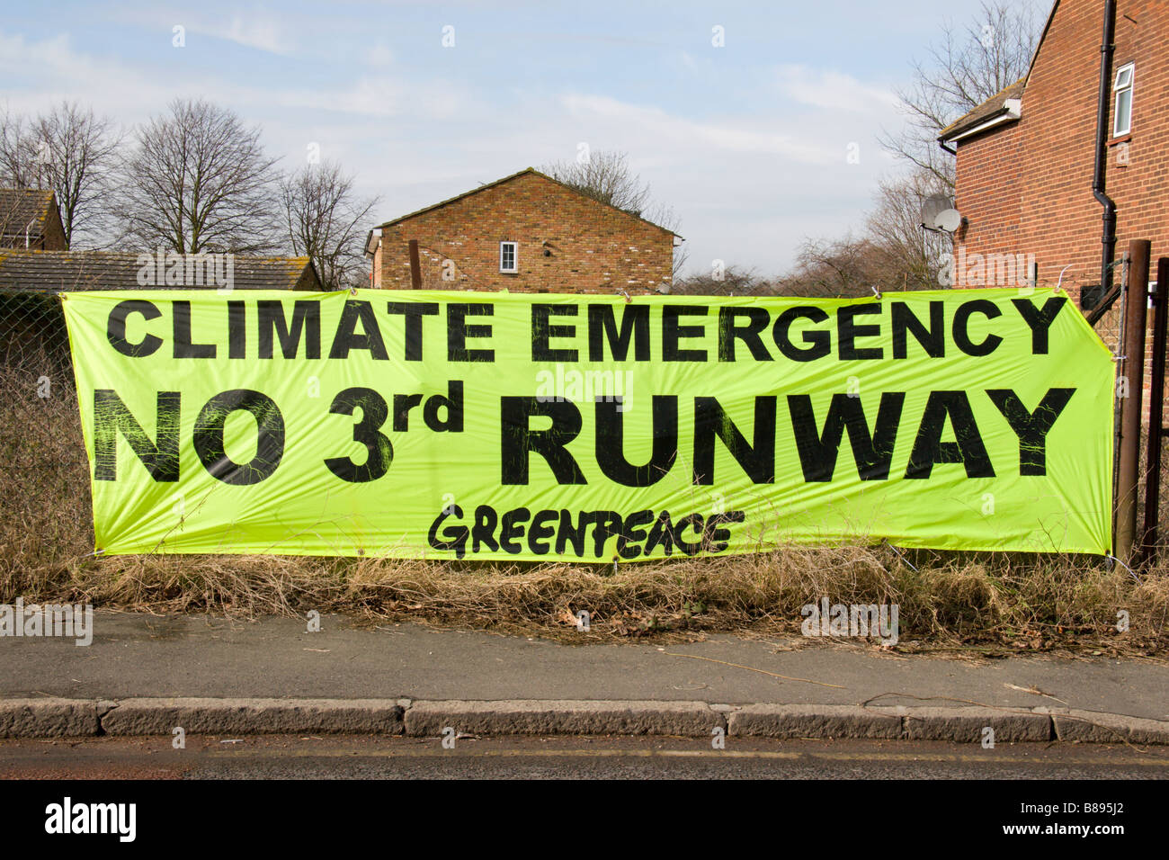 Greenpeace sign hi-res stock photography and images - Alamy