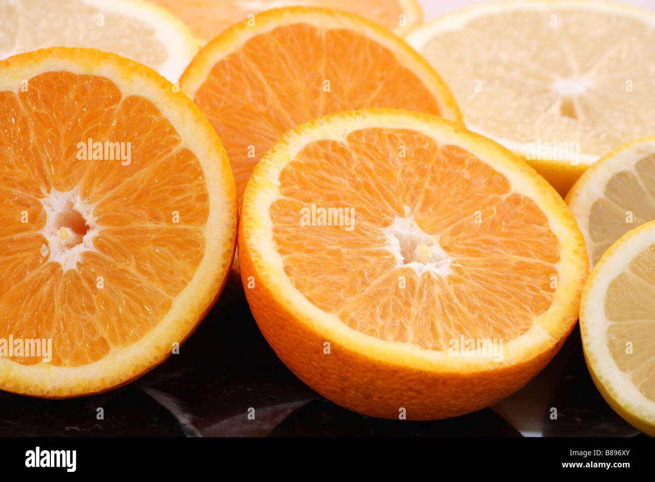 Cut citrus fruit hi-res stock photography and images - Alamy