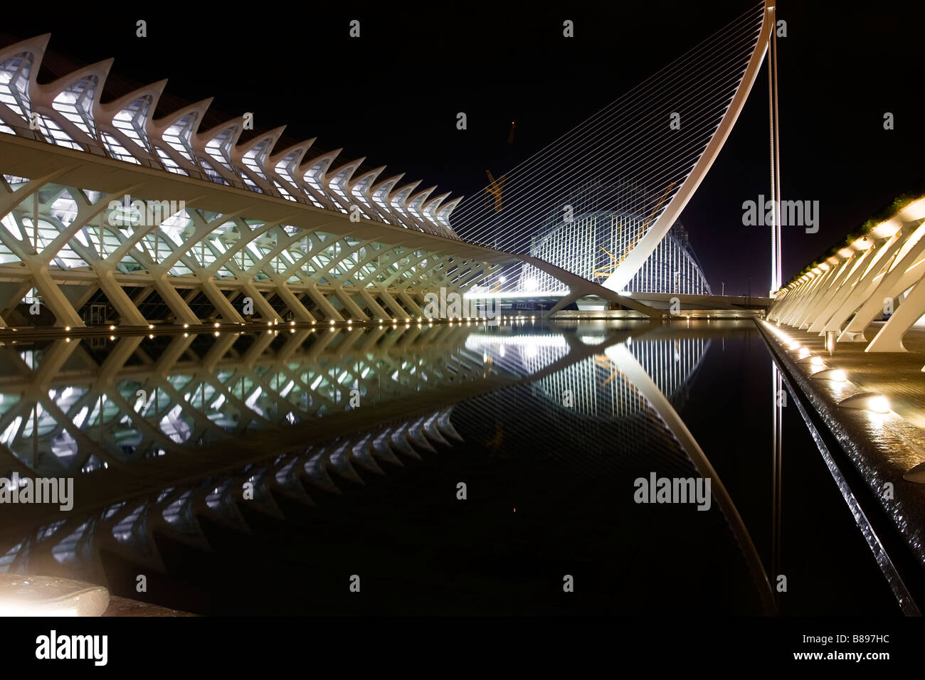 Abstract building reflected on water Stock Photo - Alamy