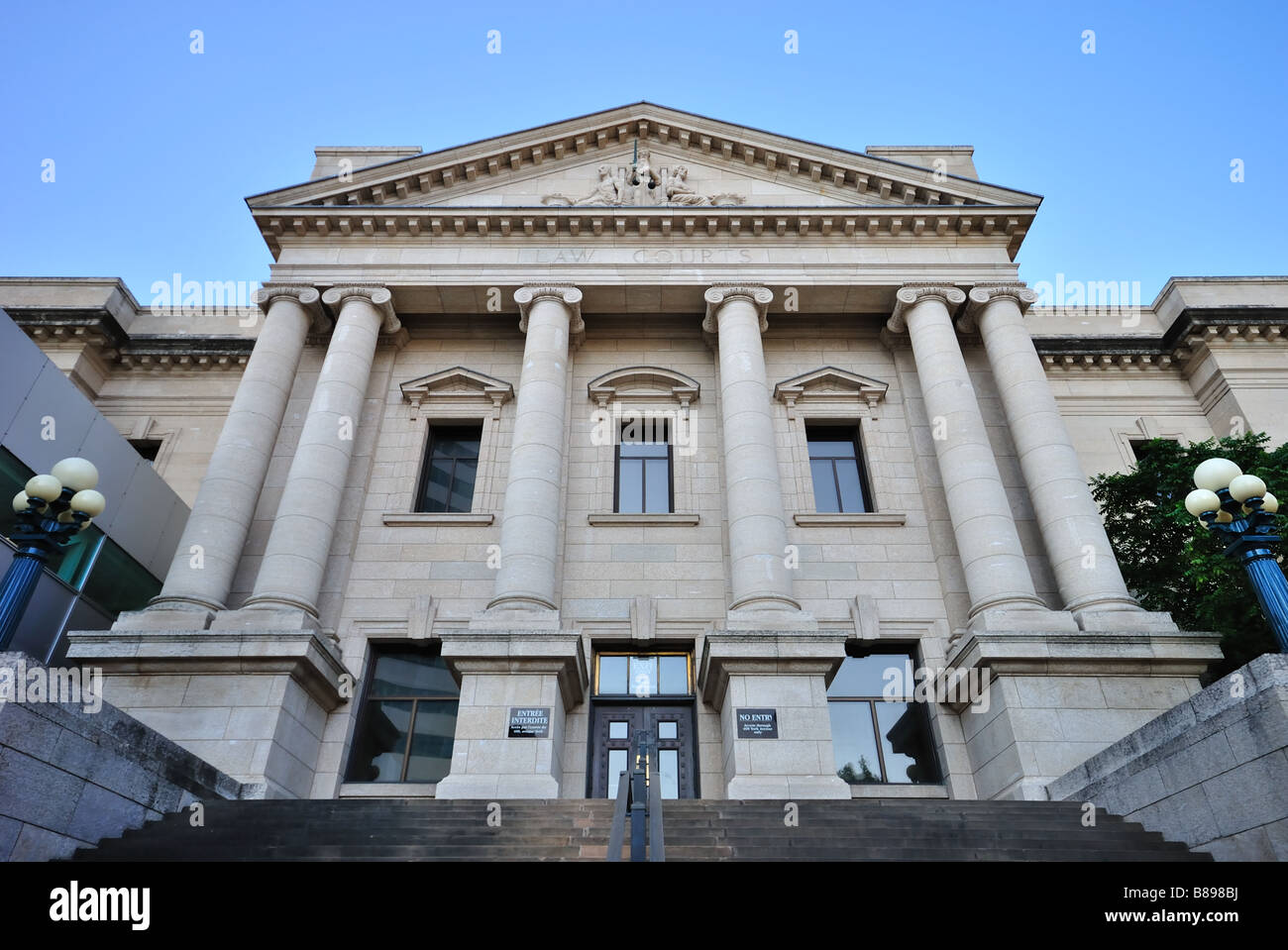 Winnipeg law courts hi-res stock photography and images - Alamy