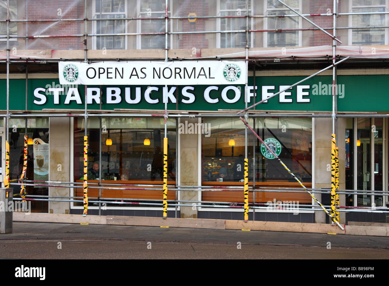 Starbucks coffee shop hi-res stock photography and images - Alamy