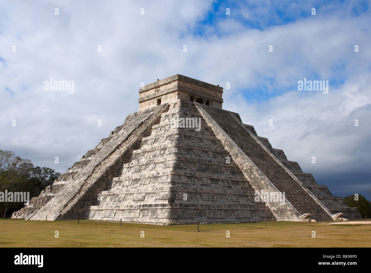 Mayan Pyramid Stock Photos & Mayan Pyramid Stock Images - Alamy