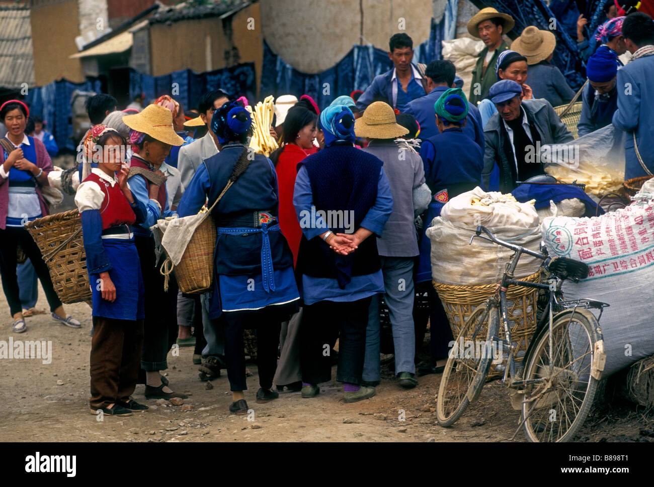 Chinese people, Bai people, Bai ethnicity, ethnic minority, vendor ...