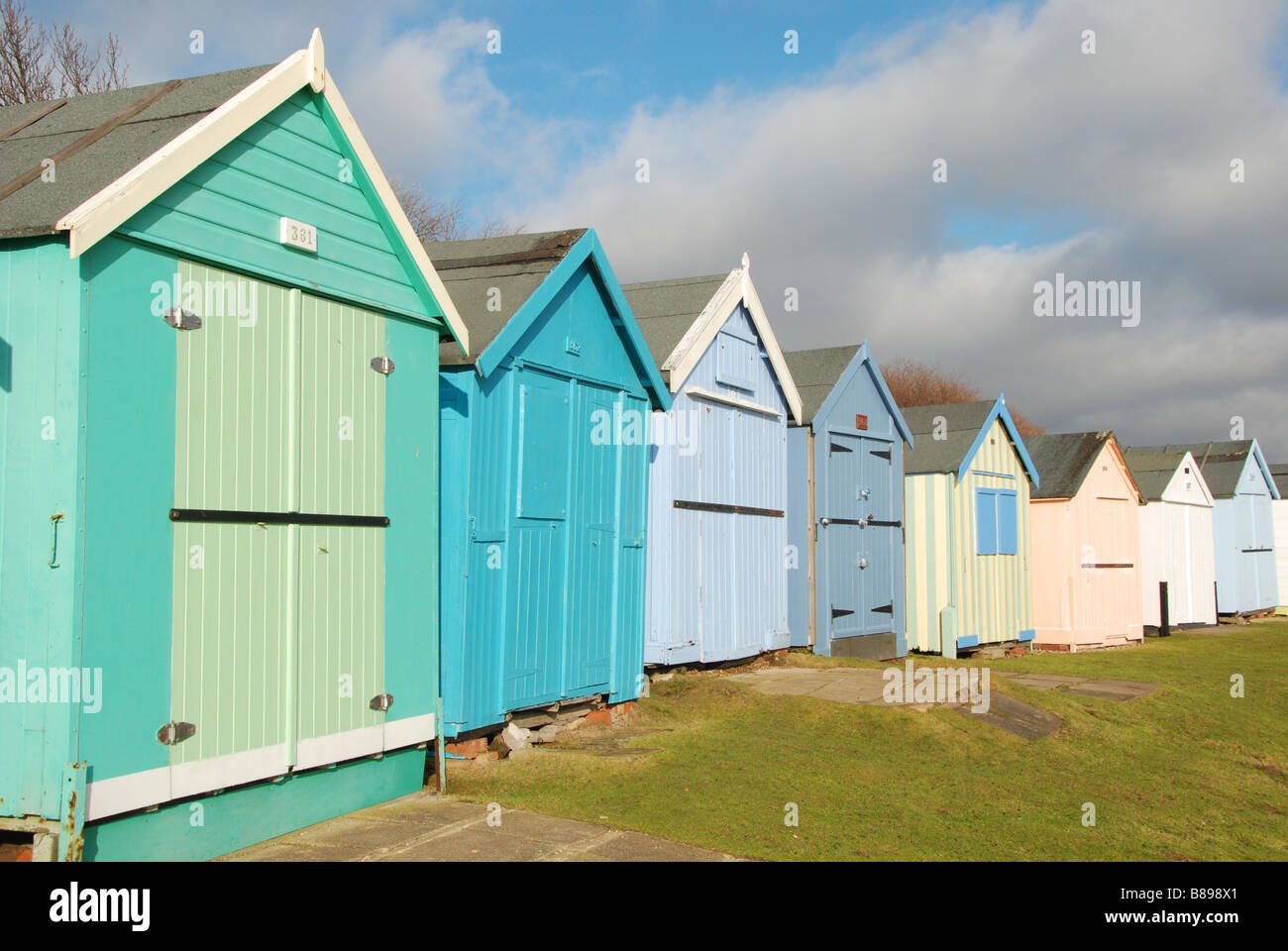 Shades of blue beach huts hi-res stock photography and images - Alamy