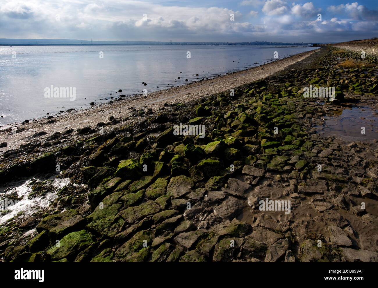 River defences hi-res stock photography and images - Alamy