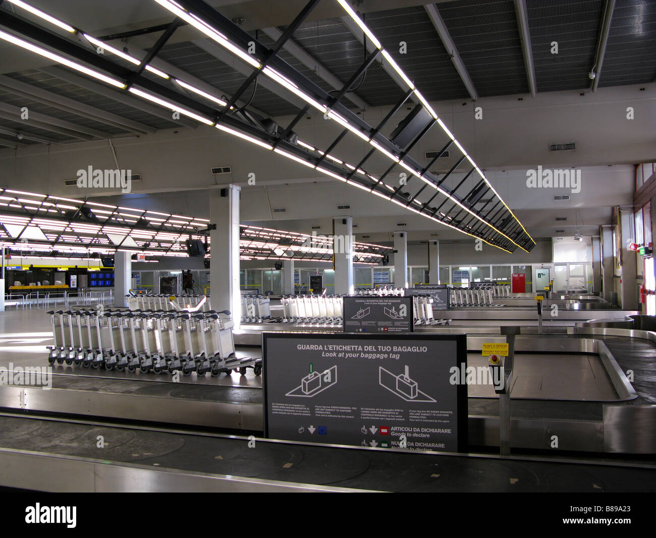 Malpensa Airport, terminal 2 Stock Photo - Alamy
