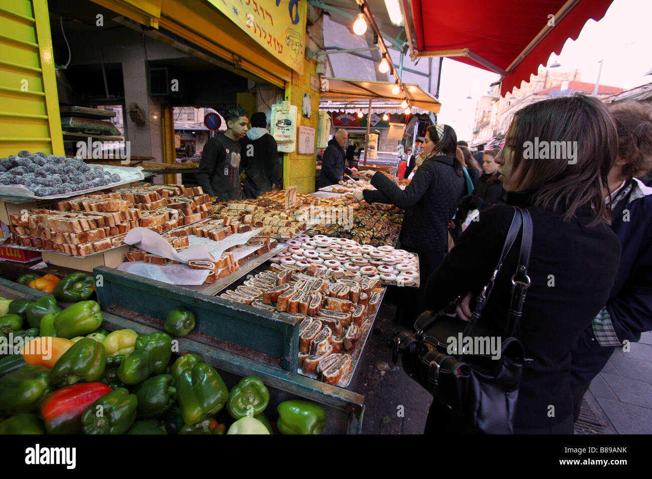 Jerusalem, outdoor food market Stock Photo - Alamy