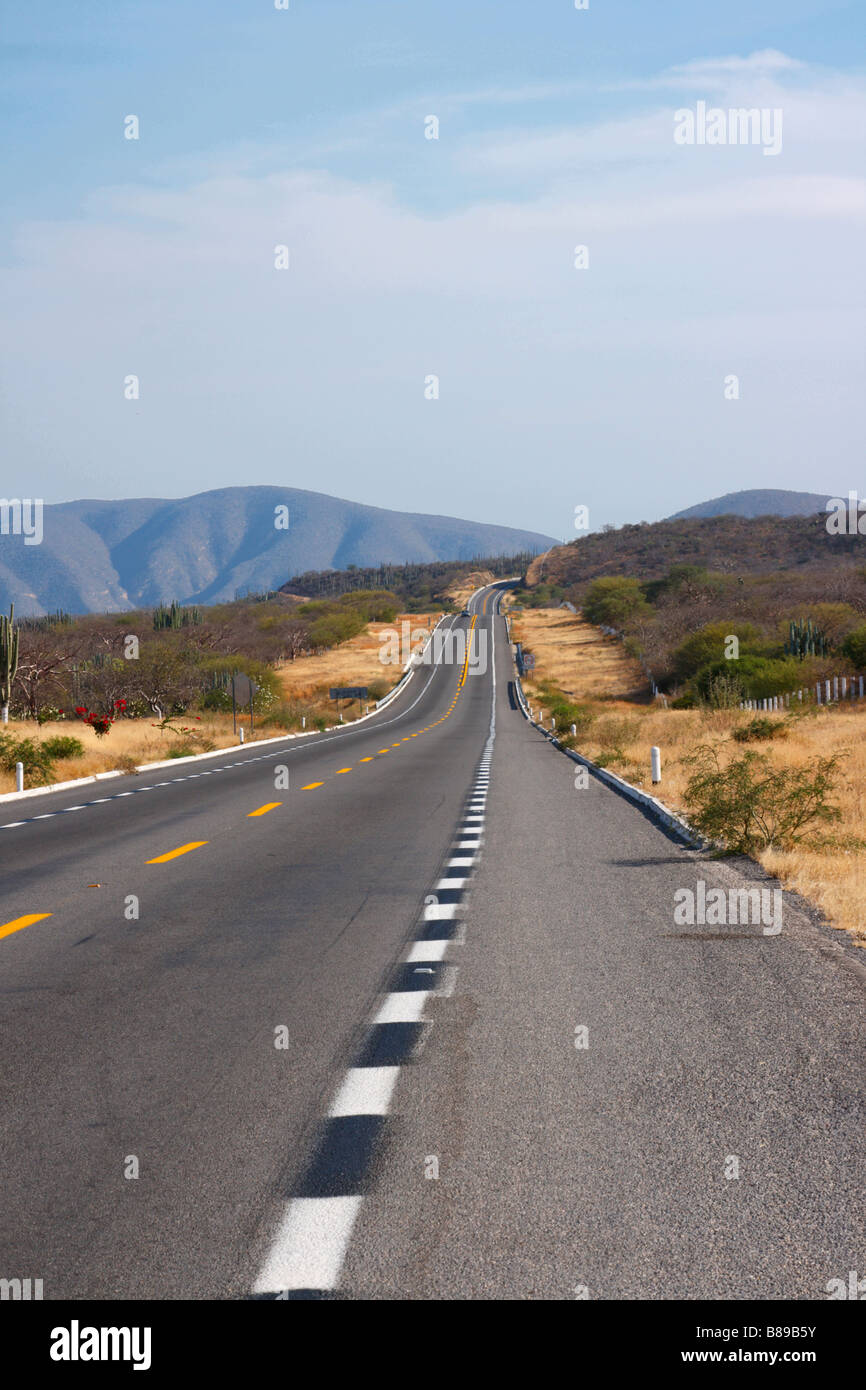 Desert highway mexico hi-res stock photography and images - Alamy