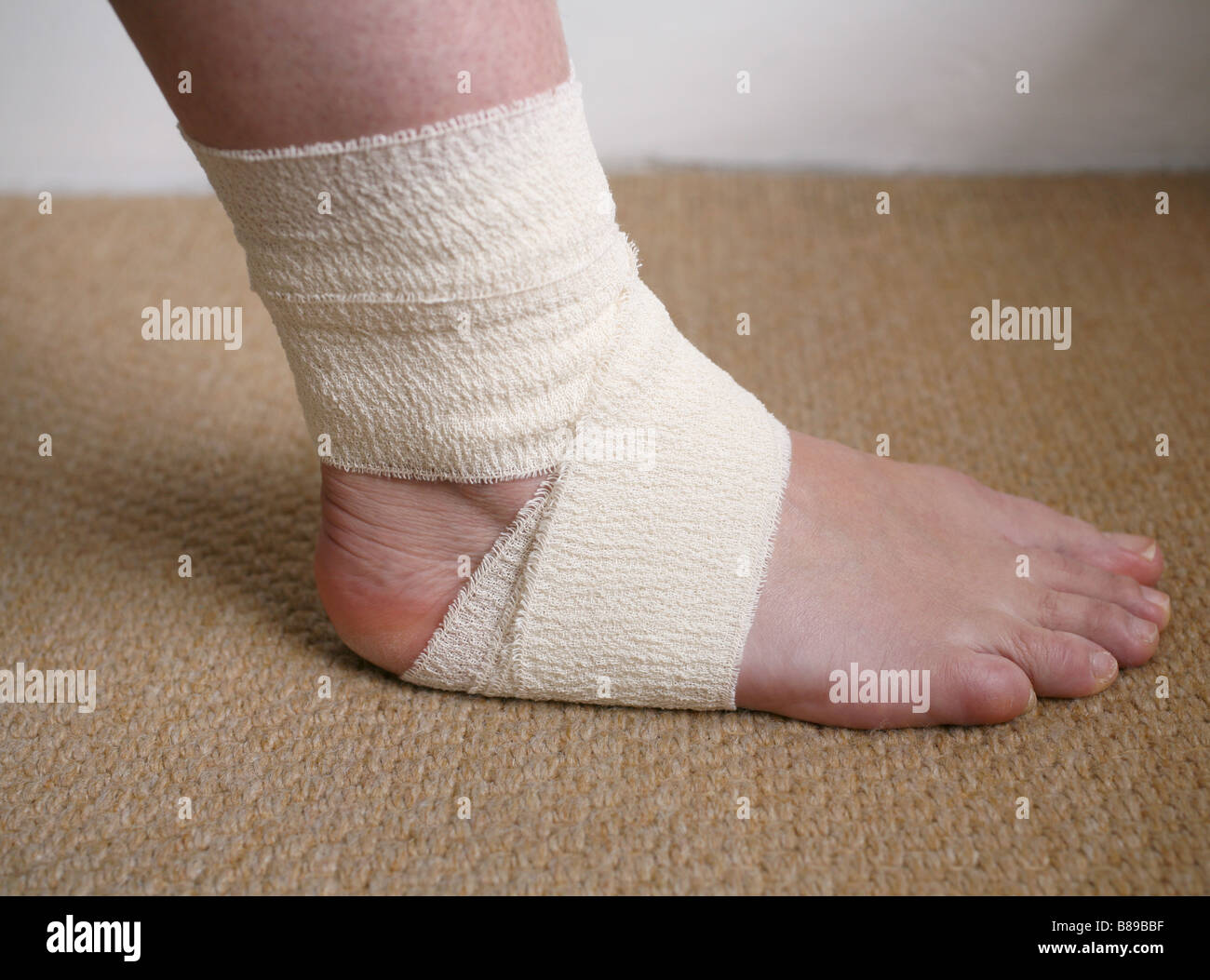 Bandaged ankle hi-res stock photography and images - Alamy