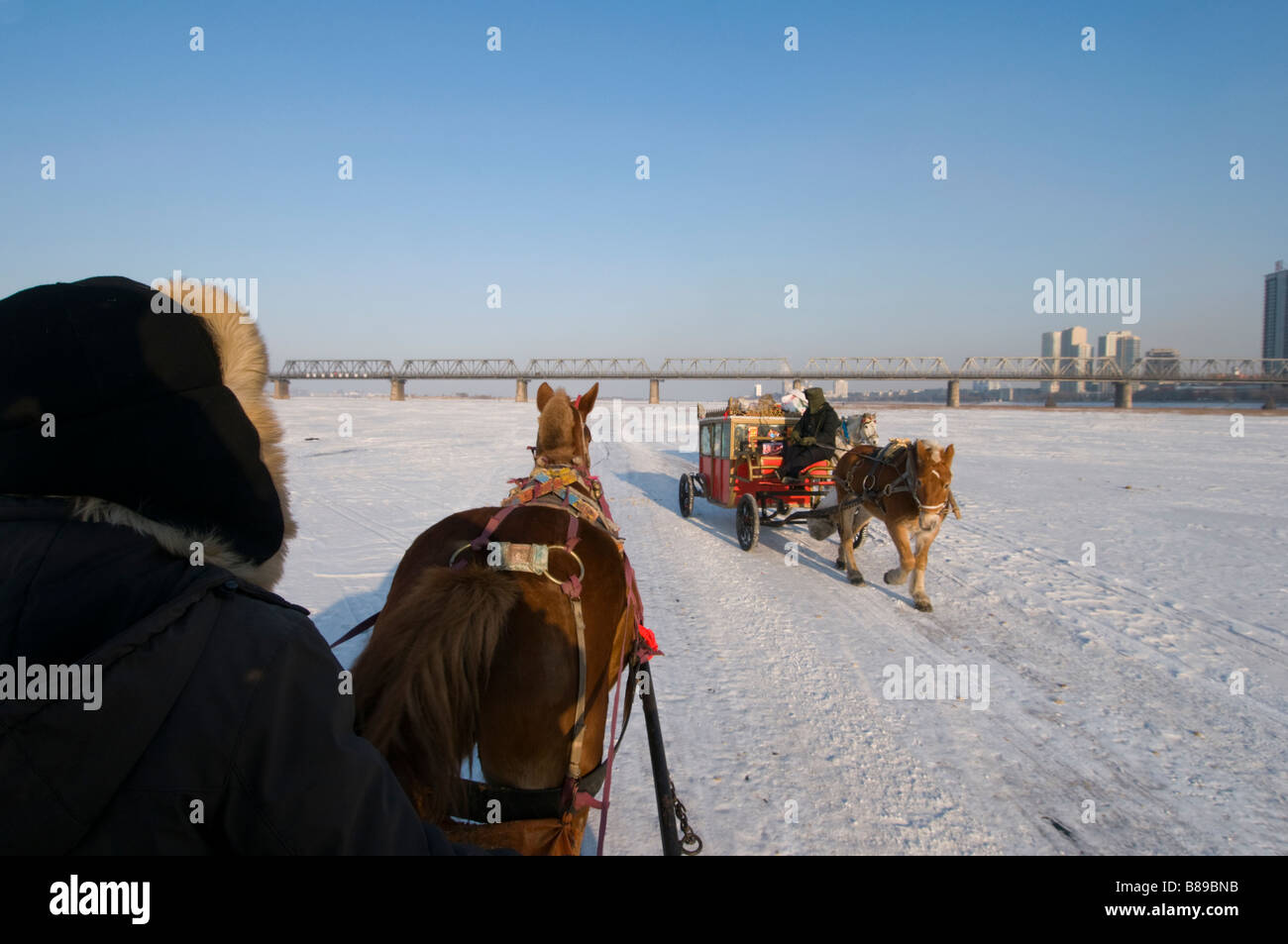 Horse drawn wagon winter hi-res stock photography and images - Alamy