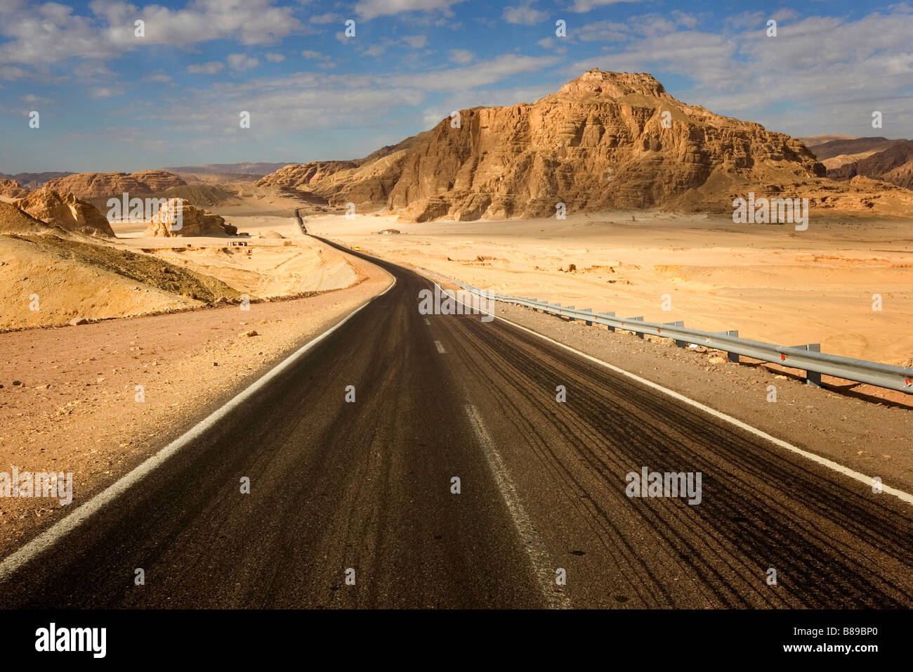 a highway leads to the horizon in the desert in Egypt Stock Photo - Alamy