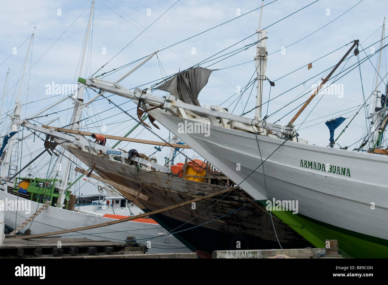 Phinisi schooners hi-res stock photography and images - Alamy