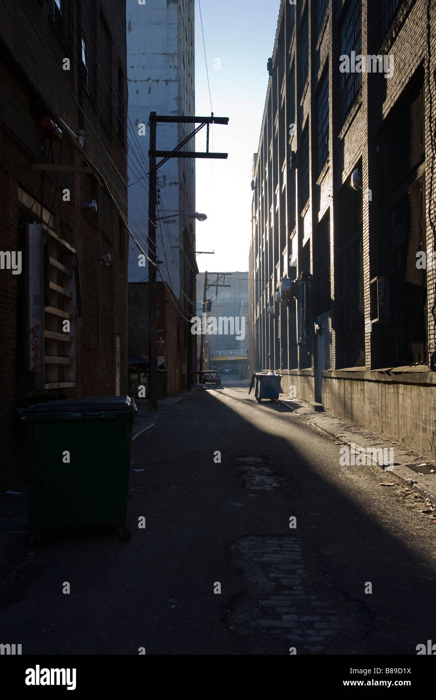 Dumpsters in an alley hi-res stock photography and images - Alamy
