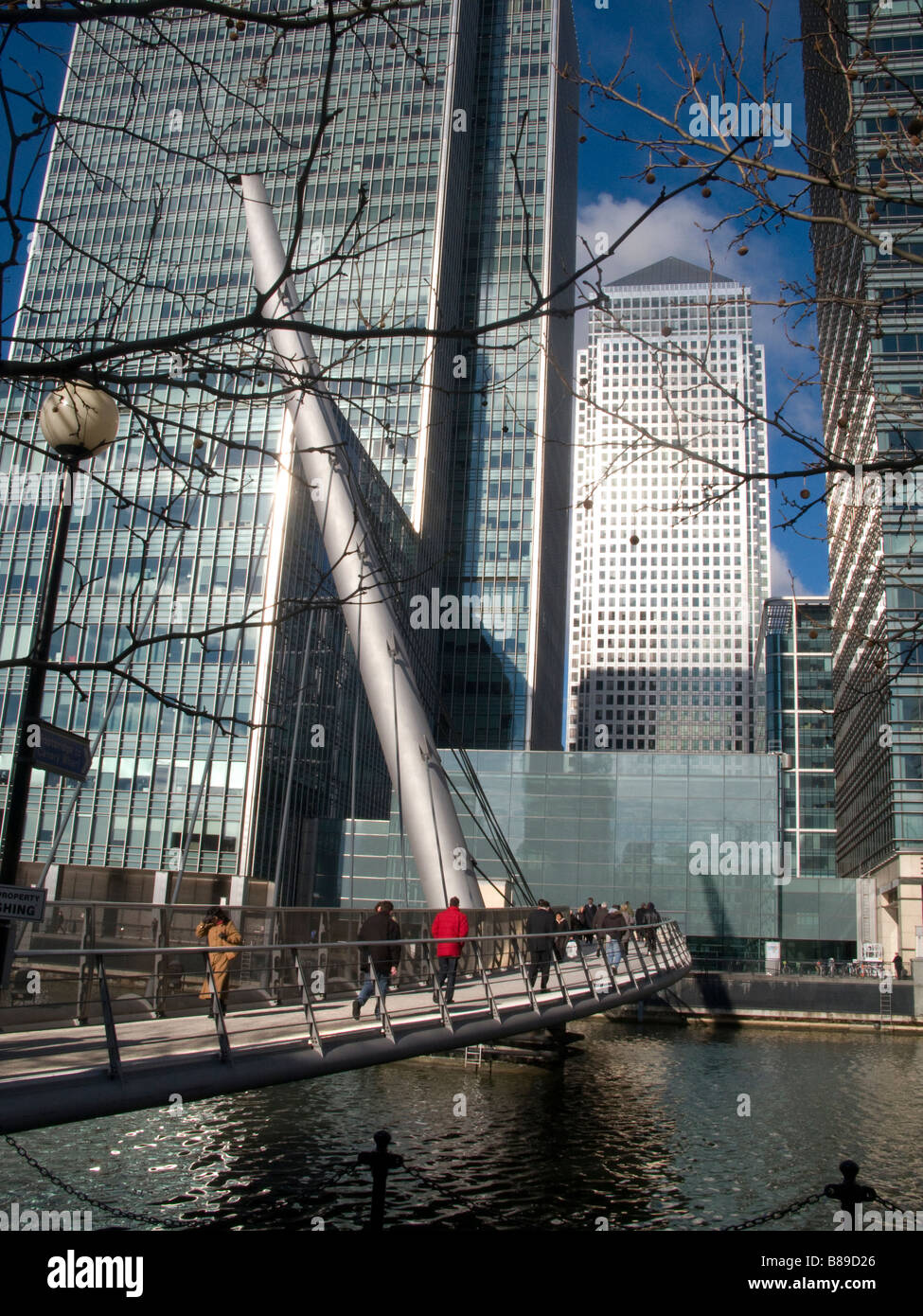 Workers walk hi-res stock photography and images - Alamy