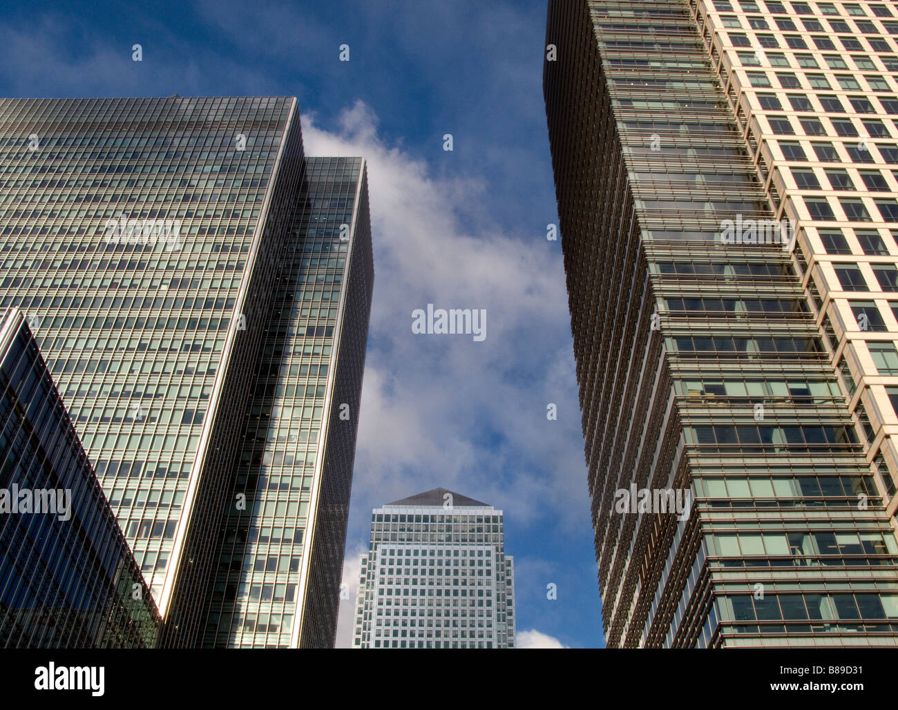 Canada square canary wharf docklands hi-res stock photography and ...