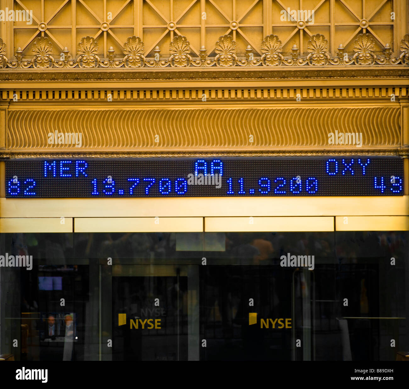 Wall street trader nyse hi-res stock photography and images - Alamy