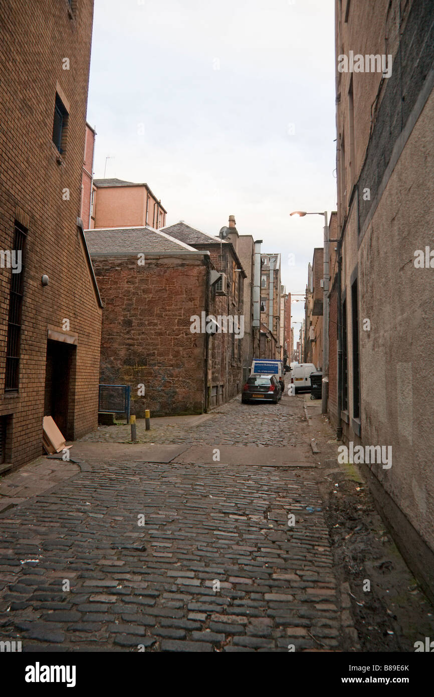 Back alley street hi-res stock photography and images - Alamy