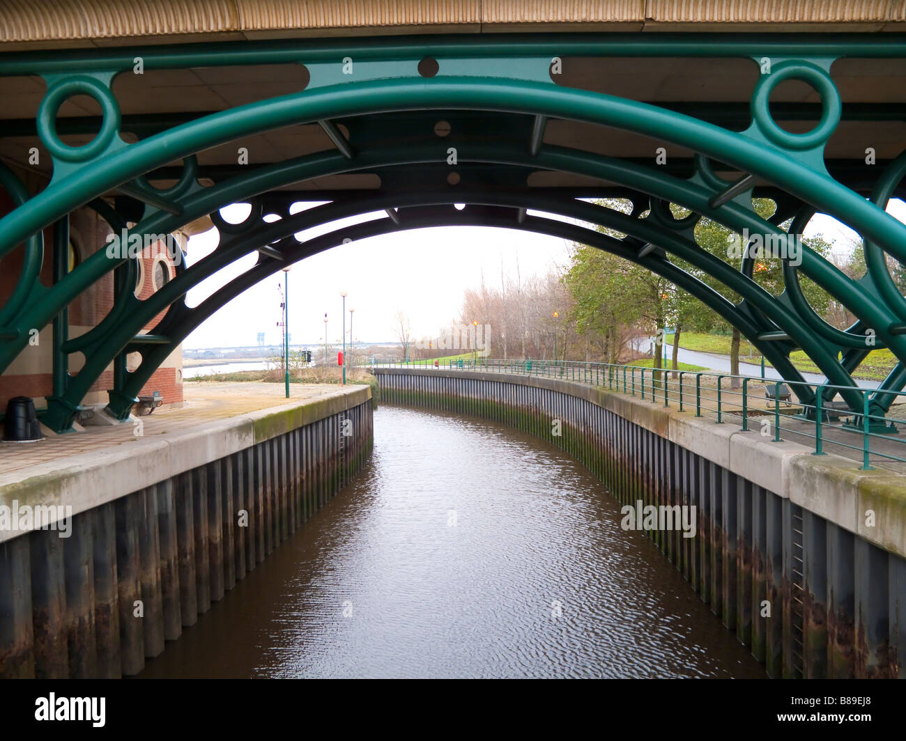Tees Barrage view of under bridge structure and water canal Stock Photo ...