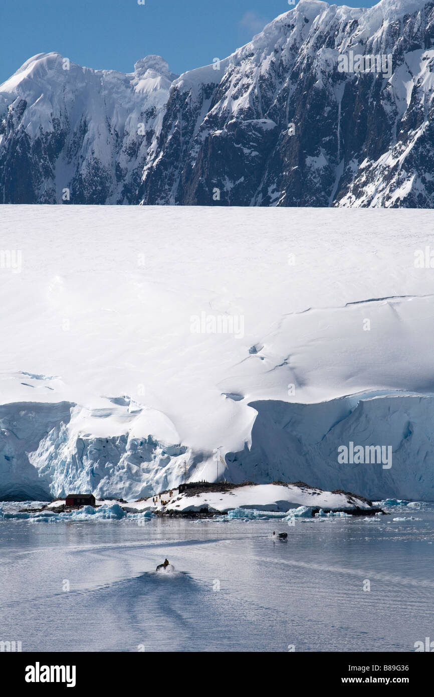 Port lockroy research station hi-res stock photography and images - Alamy