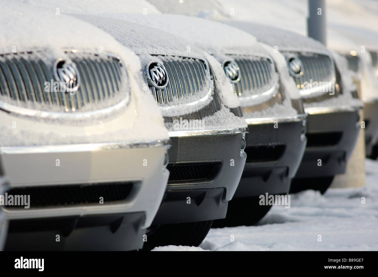 Snow car dealership hi-res stock photography and images - Alamy