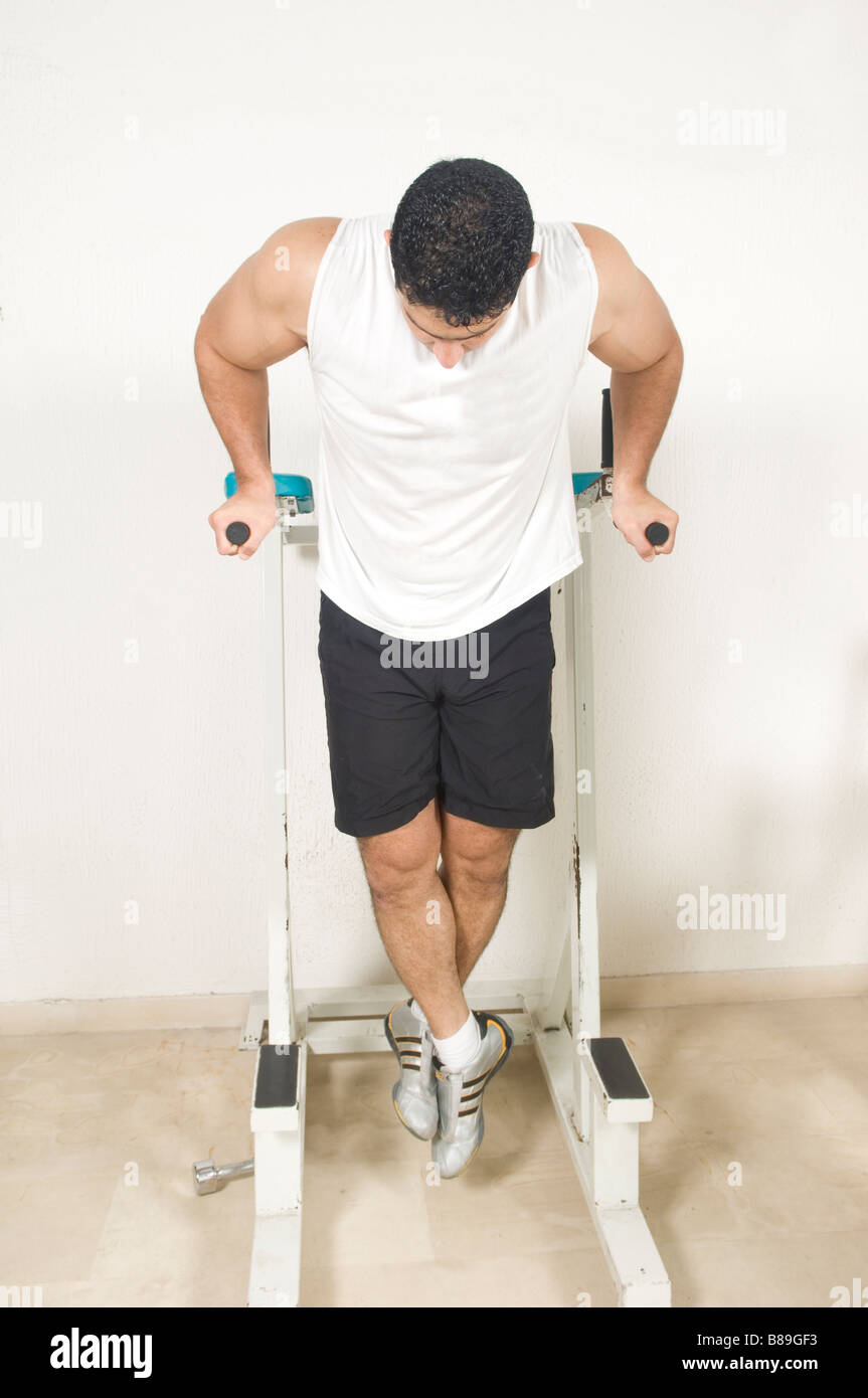Mens gym hi-res stock photography and images - Alamy