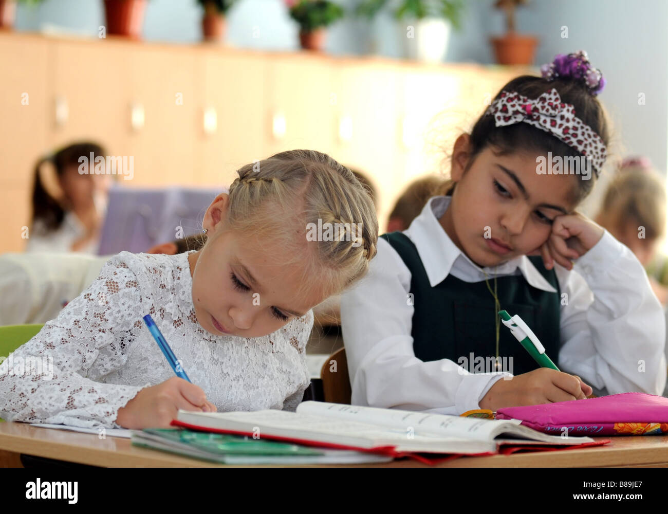 Russian school girls hi-res stock photography and images - Alamy