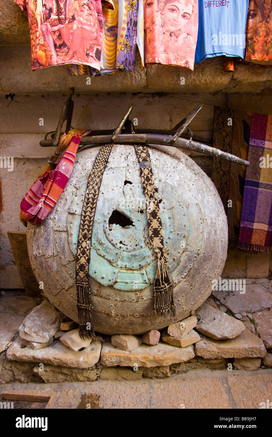 Traditional shield weapon Jaisalmer Rajasthan India Stock Photo - Alamy