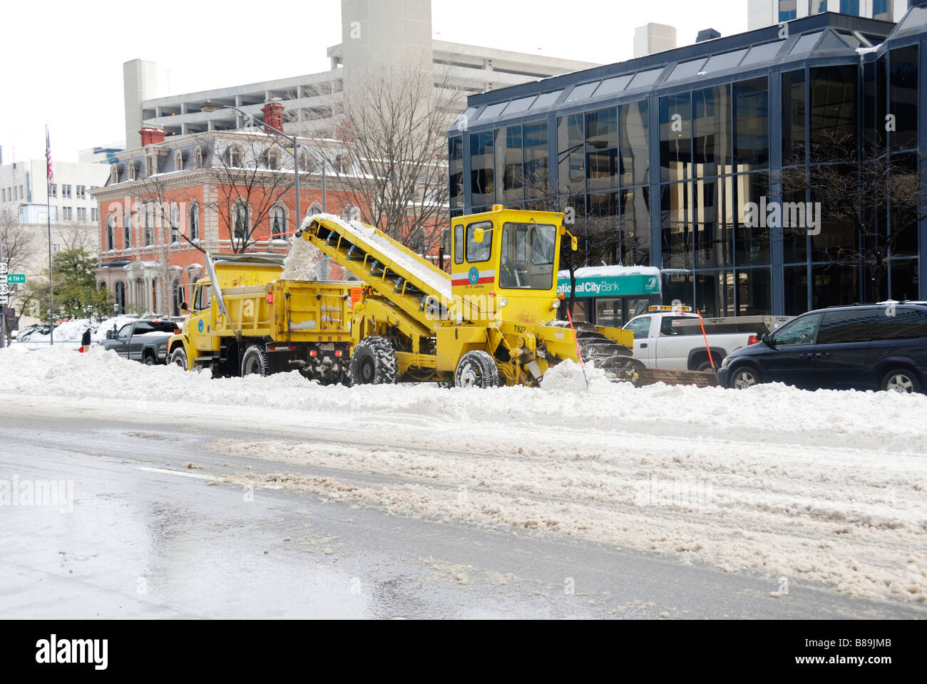 Winter snow storm in downtown Columbus Ohio February 2008 Stock Photo ...