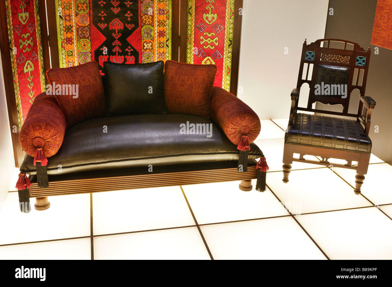 Asian antique furniture hi-res stock photography and images - Alamy