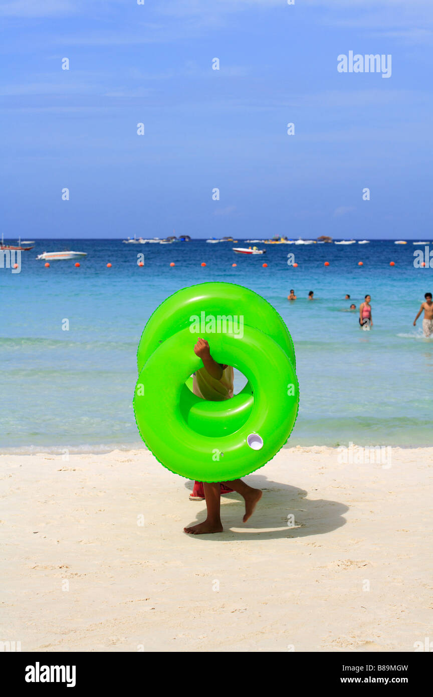 People onbeach hi-res stock photography and images - Alamy